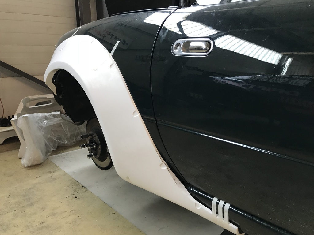Widebody Kit (Overfenders + Bumper) For Miata NA | CarbonMiata