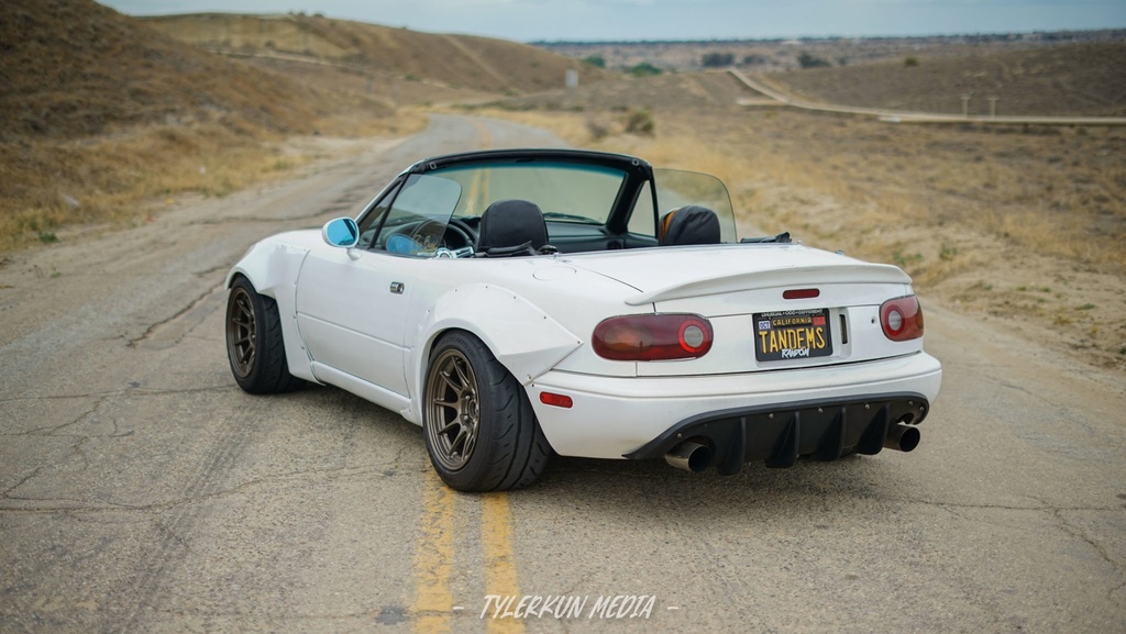 Widebody Kit (Overfenders + Bumper) For Miata NA | CarbonMiata